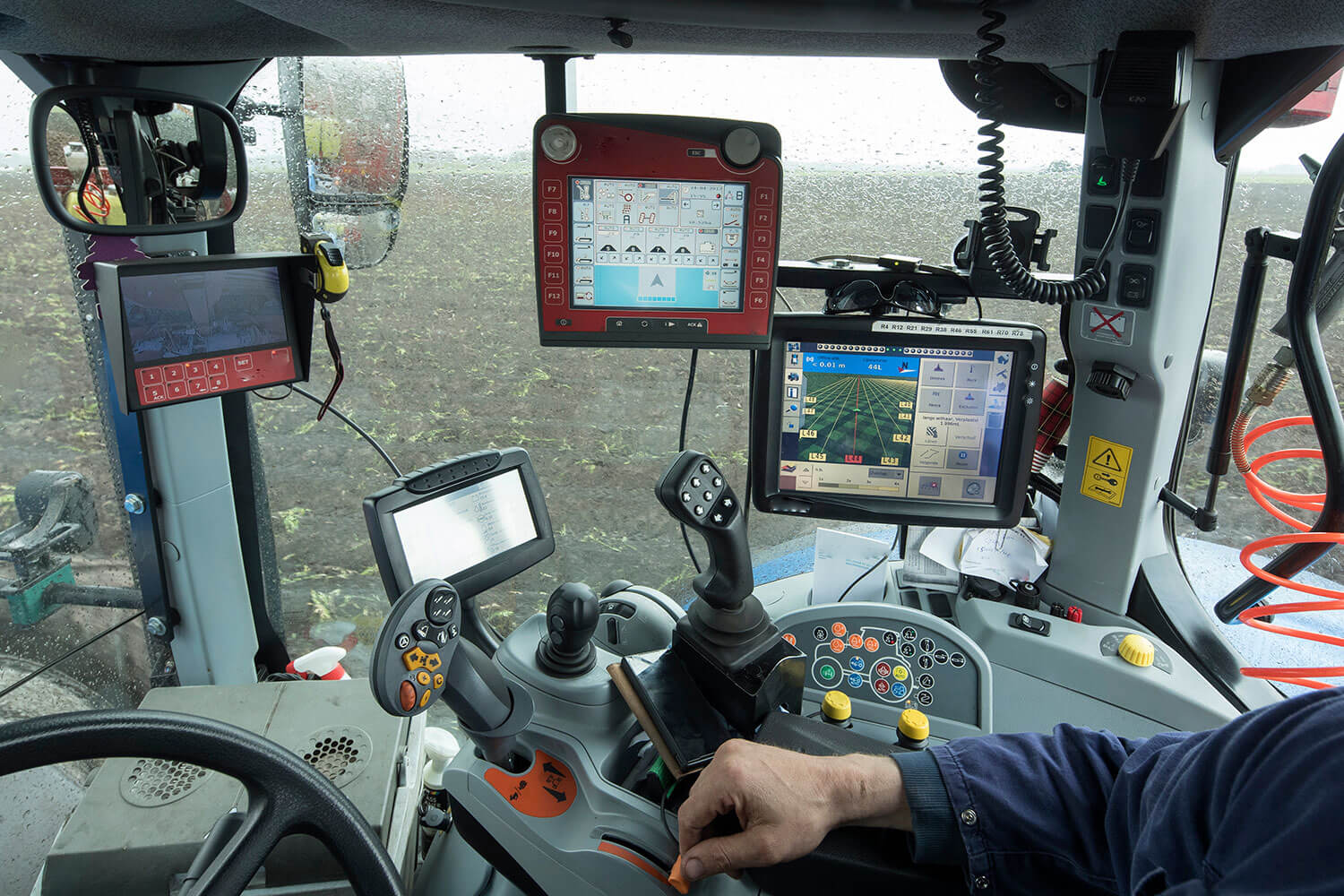 How GNSS Antennas Boost Accuracy in Agriculture and Construction ...